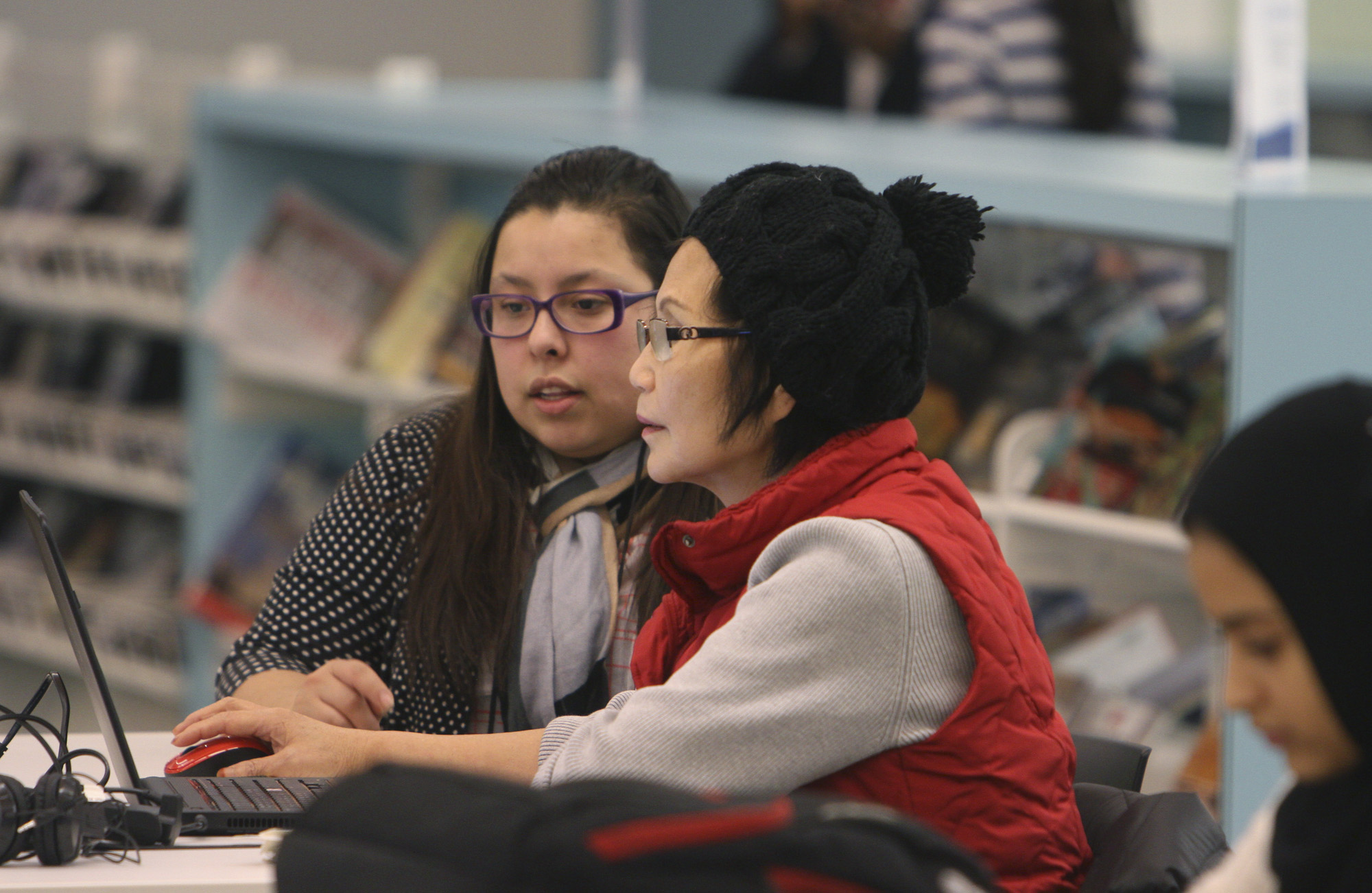 Teaching Seniors Tech at Chicago Public Library - Chicago Public ...